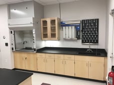 Benefits and Applications of Phenolic Panels in Laboratories